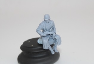 Peddinghaus-Decals 48097 German Soldier sitting with MP40