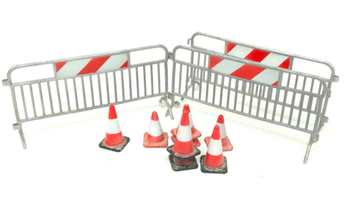 HD Models 35047 Metal barrier 3pcs and road cones 8pcs