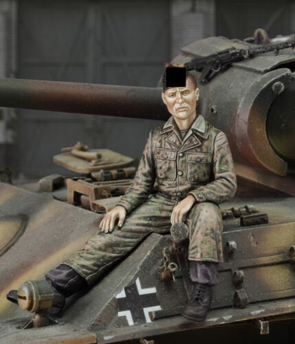 Royal Model di R. Reale 627 Crewman SS Panzerdivision