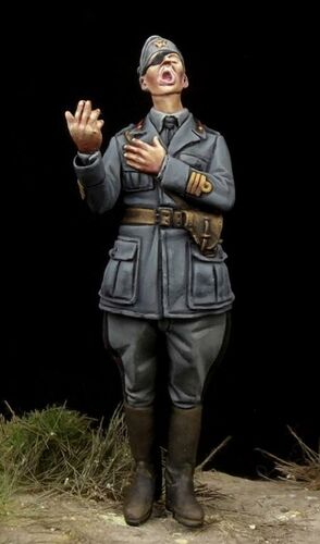 The Bodi Miniatures 35122 Singing Italian officer WWII #2