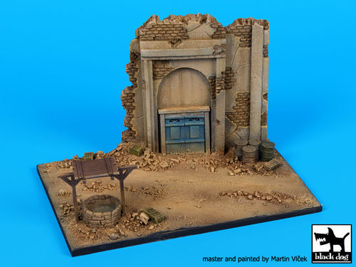 Black Dog D72054 House ruin with well base (150x100 mm)