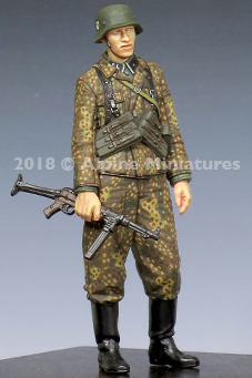 Alpine Miniatures 35245 WSS Grenadier MP40