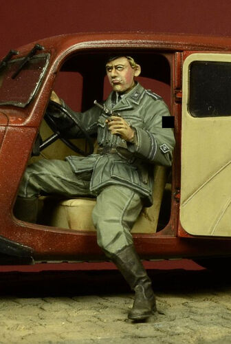 D-DAY miniature studio 35053 German SD Driver for Citroen 11CV