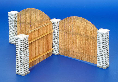 Plus Model 216 Fence with poles