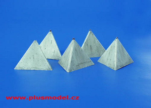Plus Model 130 Anti-tank Concrete Barriers - Pyramid-style, Set I