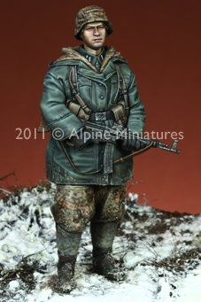 Alpine Miniatures 35111 WSS Grenadier Late War #1