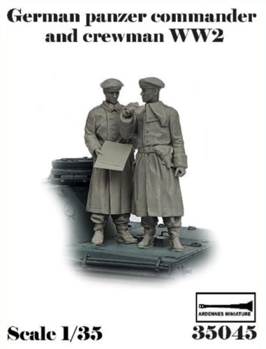 Ardennes Miniature 35045 German panzer comm. and crewman WW2