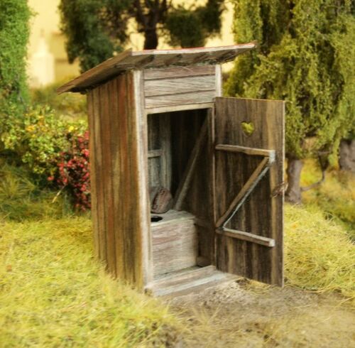 Model scene 94501 Outhouse