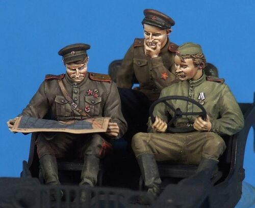 The Bodi Miniatures 35025 Soviet jeep crew