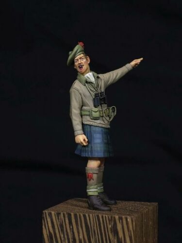 The Bodi Miniatures 35130 Scottish Black Watch Officer WWII