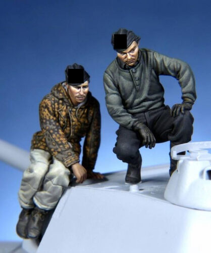 The Bodi Miniatures 35136 German Panther crew WWII