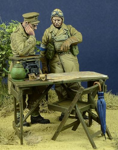 D-DAY miniature studio 35095 WWII BEF Officer & Dispatch Rider w BEF HQ Acc.