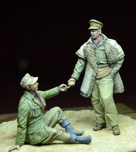 D-DAY miniature studio 35058 LRDG Officer & Afrika Korps POW North Africa 1941-43