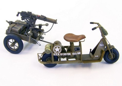Plus Model 439 U.S. Airborne scooter with machine gun
