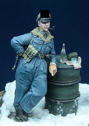 D-DAY miniature studio 35007 SS Officer smoking pipe