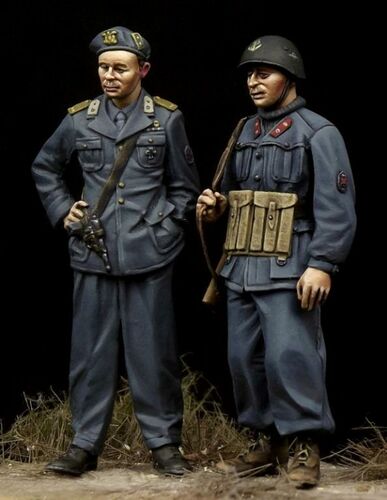 The Bodi Miniatures 35117 Decima MAS Commander & Soldier
