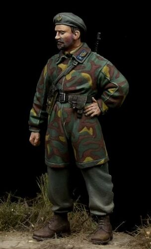 The Bodi Miniatures 35128 Italian Paratrooper Officer 'Nembo Division' WWII
