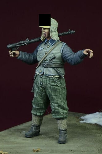 D-DAY miniature studio 35069 WWII Luftwaffe Mechanic Supervisor Winter 1942-45