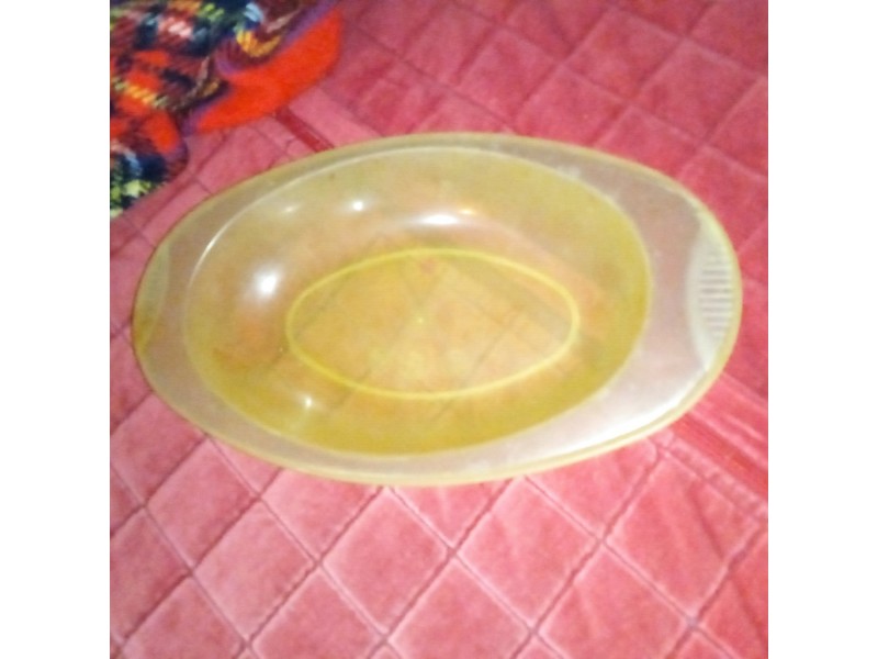 Plasticni oval
