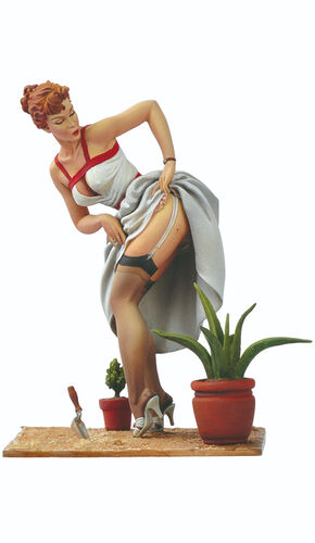 Andrea Miniatures PINUP27 Pin Up Series - The Stinging Garden