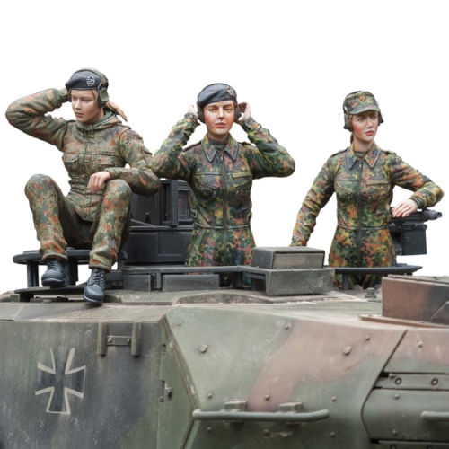 SOLMODEL MM239 Bundeswehr Female Tank Crew (3 Figures)