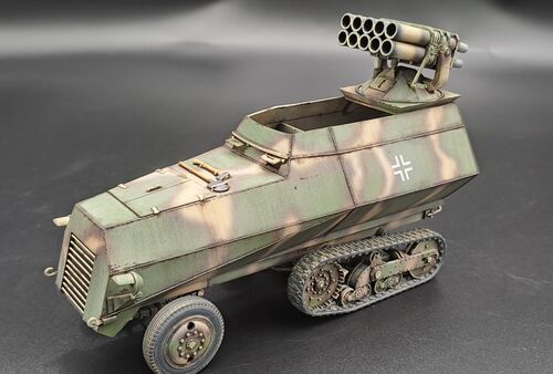 KM Model 35007 German WWII Somua Nebelwrefer 42