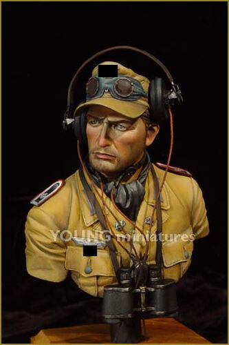 Young Miniatures YM1802 DAK Panzer Officer