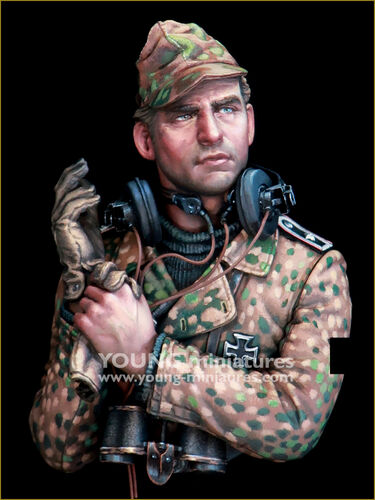 Young Miniatures YM18100 German Waffen SS Panzer Officer