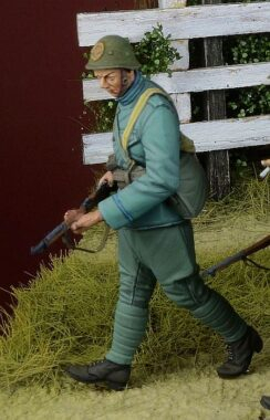 D-DAY miniature studio 35257 Dutch Infantryman Walking 1, Holland 1940