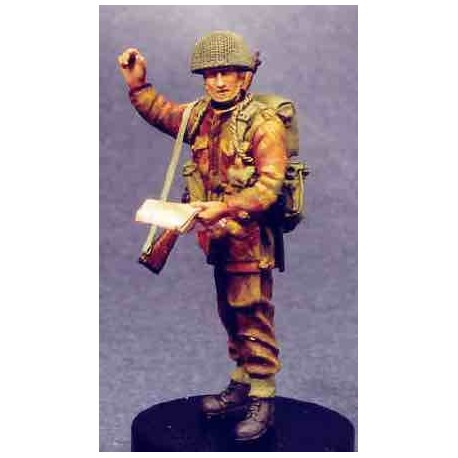 Resicast 355534 British WWII Para “Waving On”
