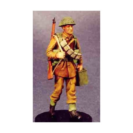 Resicast 355540 British WWII Infantryman Walking with Rifle
