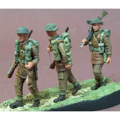 Resicast 355570 British WWII Bren Gun Team “Marching Order”