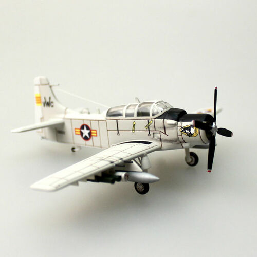Miniwing 053 Douglas A-1 E Skyraider USAF/VNAF (1 resin kit - 2 decals versions)