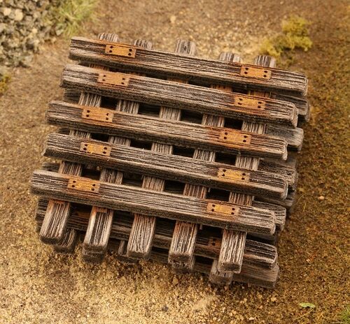 Model scene 41502 Old wooden sleepers