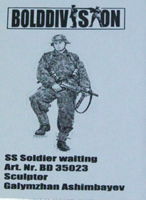 Bold Division 35023 SS Soldier waiting