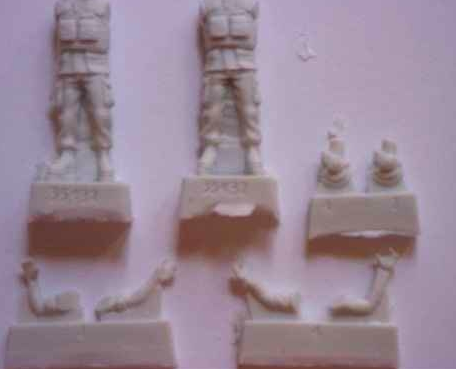 MR Modellbau 35232 Crew Wiesel TOW air-borne tank 2 complete figures