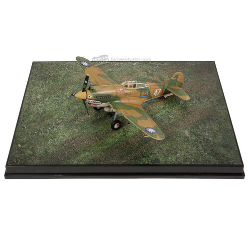 Forces of Valor 812060C U.S. Curtiss P-40B / Hawk 81A-2