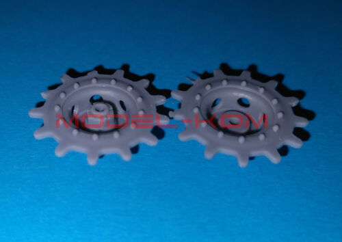 Model-Kom 1-2024-AKC02 2K12 KUB - Drive Resin Wheels