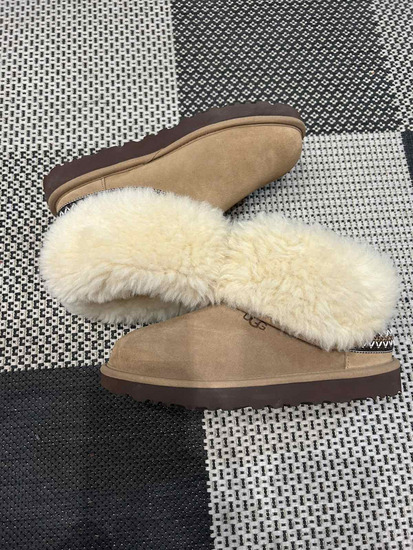 UGG nove