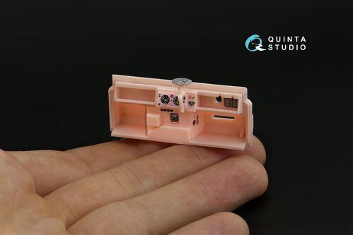 Quinta Studio QD35087 Land Rover 109 Pink Panther SAS - 3D-Printed & Coloured Interior (for Tamiya kits)