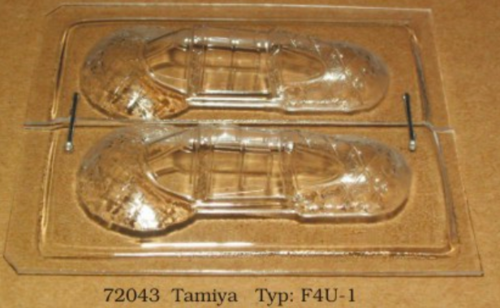 Rob Taurus 72043 F4U - 1