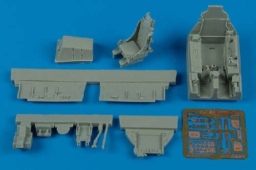 Aires 4461 F-84F Thunderstreak cockpit set Kinetic