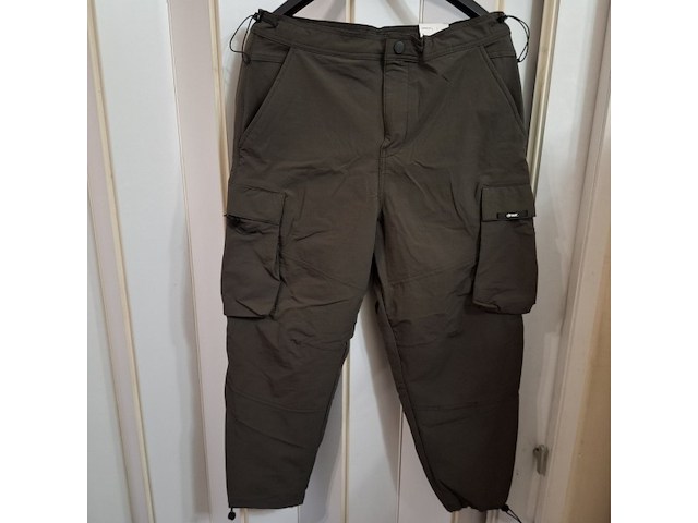 Zara cargo pantalone veličina L - NOVO