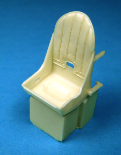 Barracuda Studios R32001 Spitfire Seat with Leather Backpad