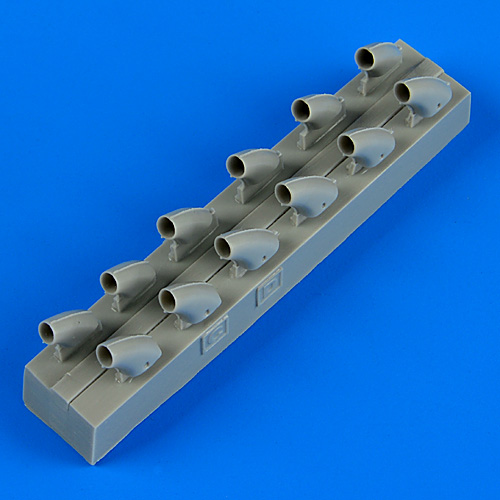 Quickboost 32159 P-40E Warhawk exhaust HASEGAWA