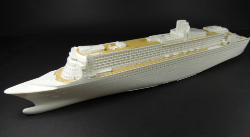 Artwox AW20113 Ocean liner Queen Mary 2