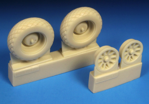Barracuda Studios R32380 P-51 Mustang Diamond Tread Mainwheels