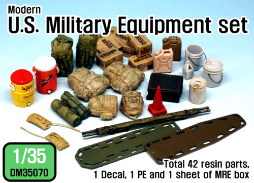 DEF Model DM35070 Modern US Army Stowage set