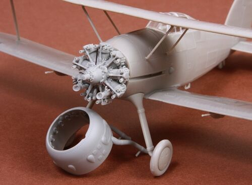 SBS Model 48058 Gloster Gladiator engine & cowling set