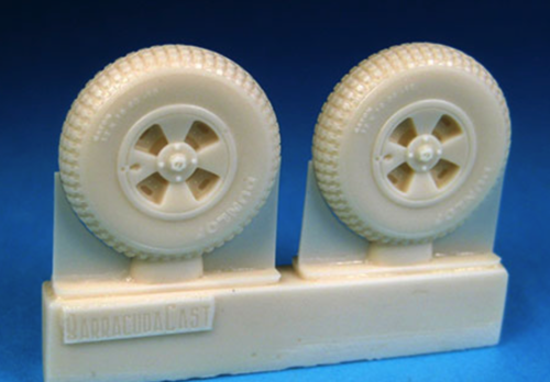 Barracuda Studios R48151 British 4-Slot 32" Wheels - Block Tread